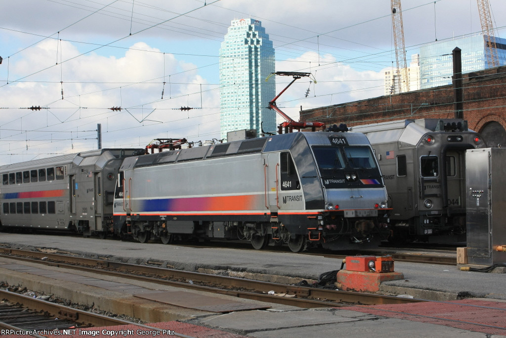 NJT 4641 at SSY